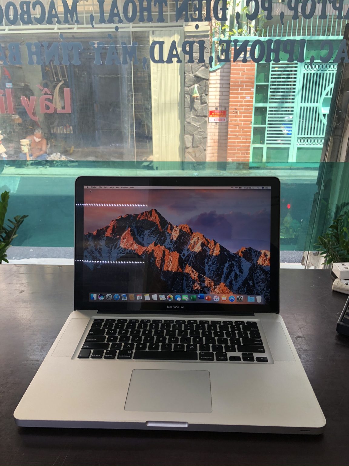 Macbook Pro A1286 2010 i5 2.4GHz/ ram 4gb/ hdd 750gb/ 15.6 in GT 33...